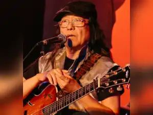 Freddie Aguilar, Filipino Music Icon and ‘Anak’ Singer, Dies at 72 ...